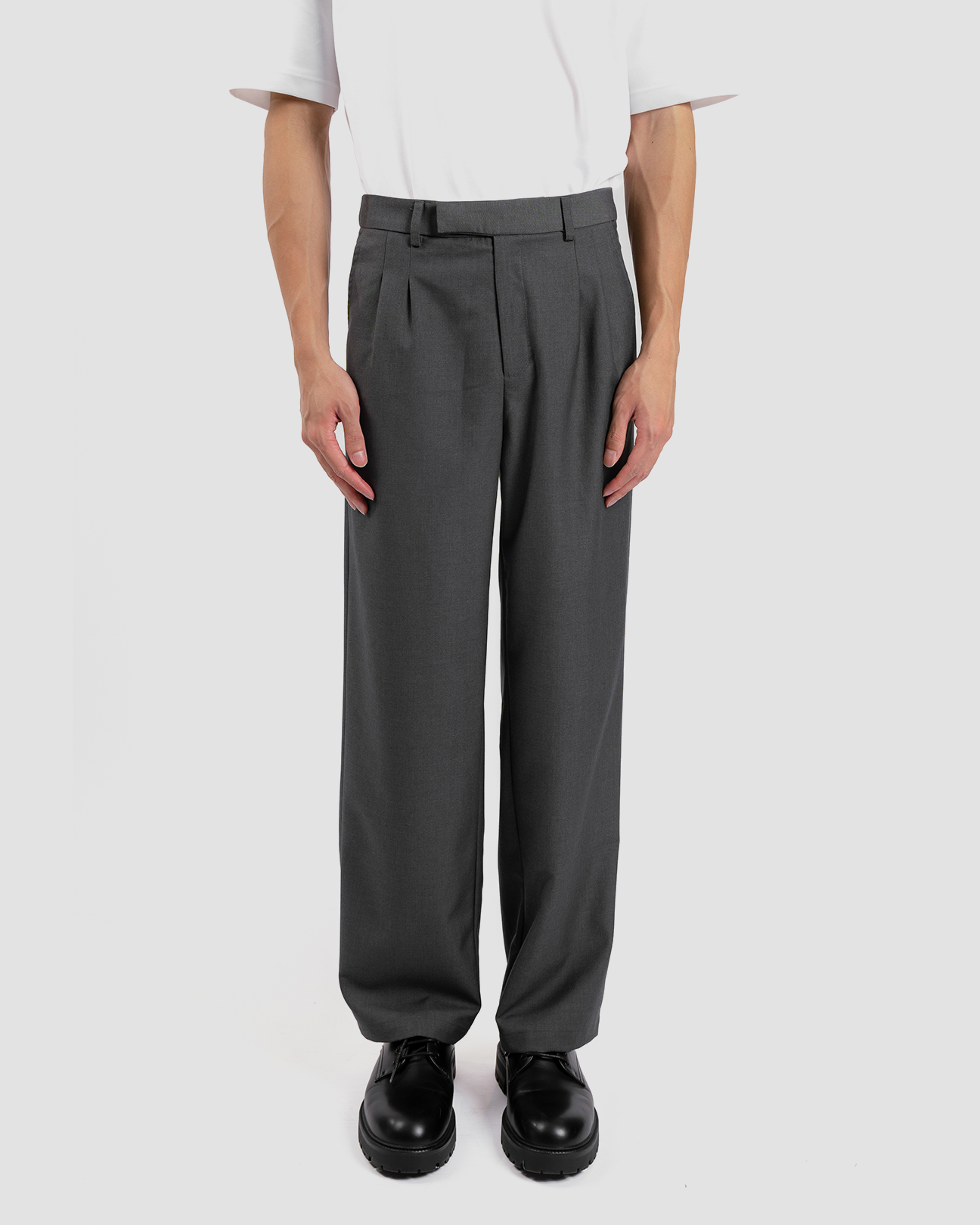 ELIJAH PANTS IN GREY – SHALS